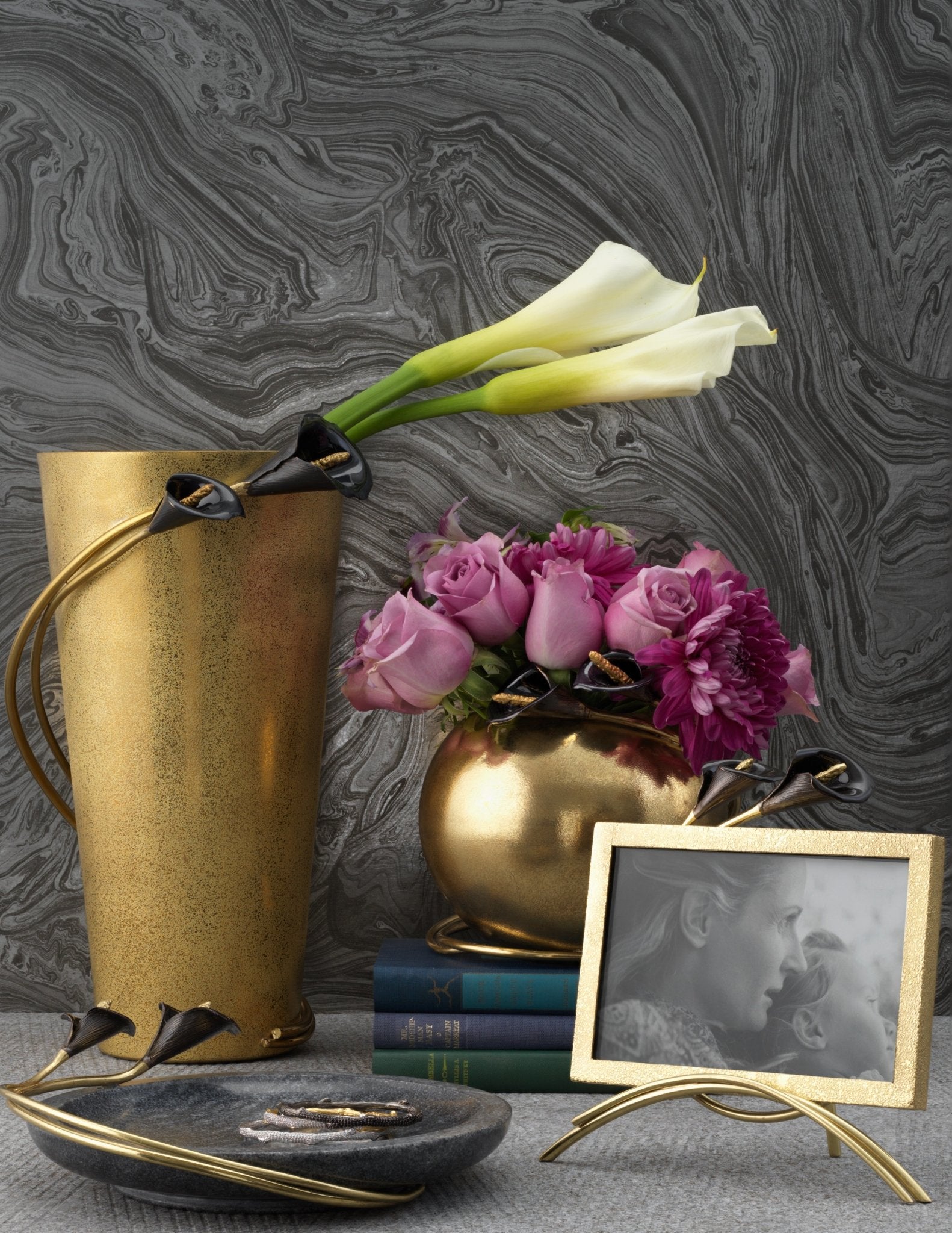 Calla Lily Midnight Marble Dish – Michael Aram